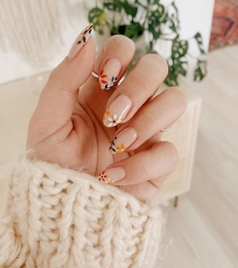 50+ Cute Fall Nail Designs You'll Be Obsessed With All Season