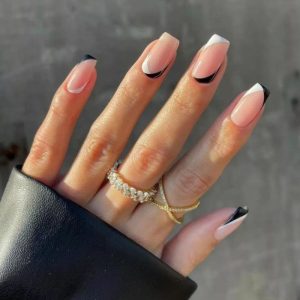 33+ Latest Graduation Nails That Are Trending In 2025