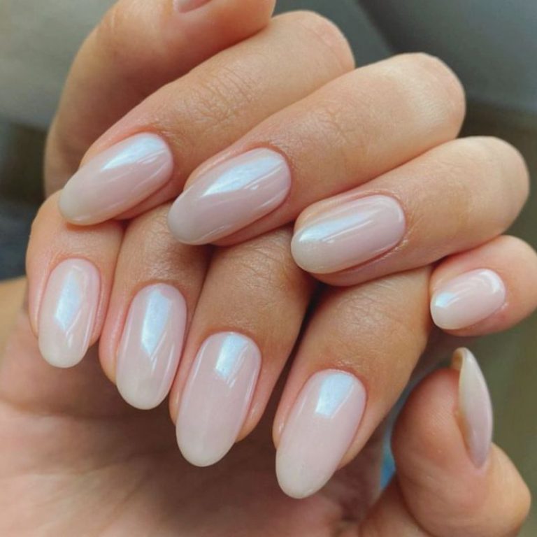 33+ Latest Graduation Nails That Are Trending In 2025