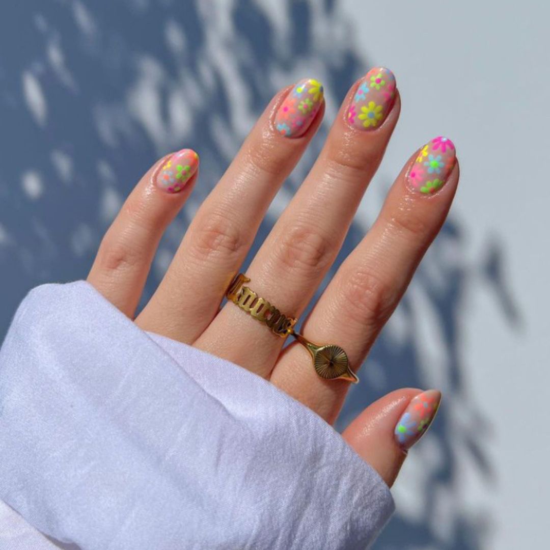52+ Beach Vacation Nails That'll Look Perfect On Your Insta Feed