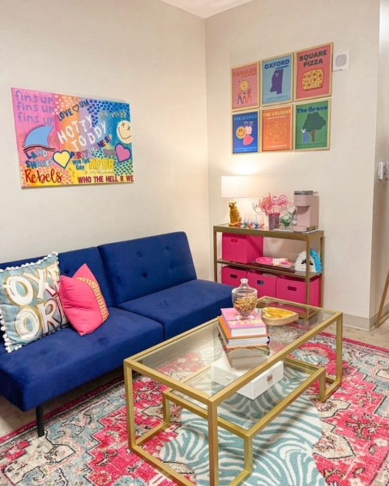 15 Preppy Dorm Room Ideas For A Bright And Colorful Dorm
